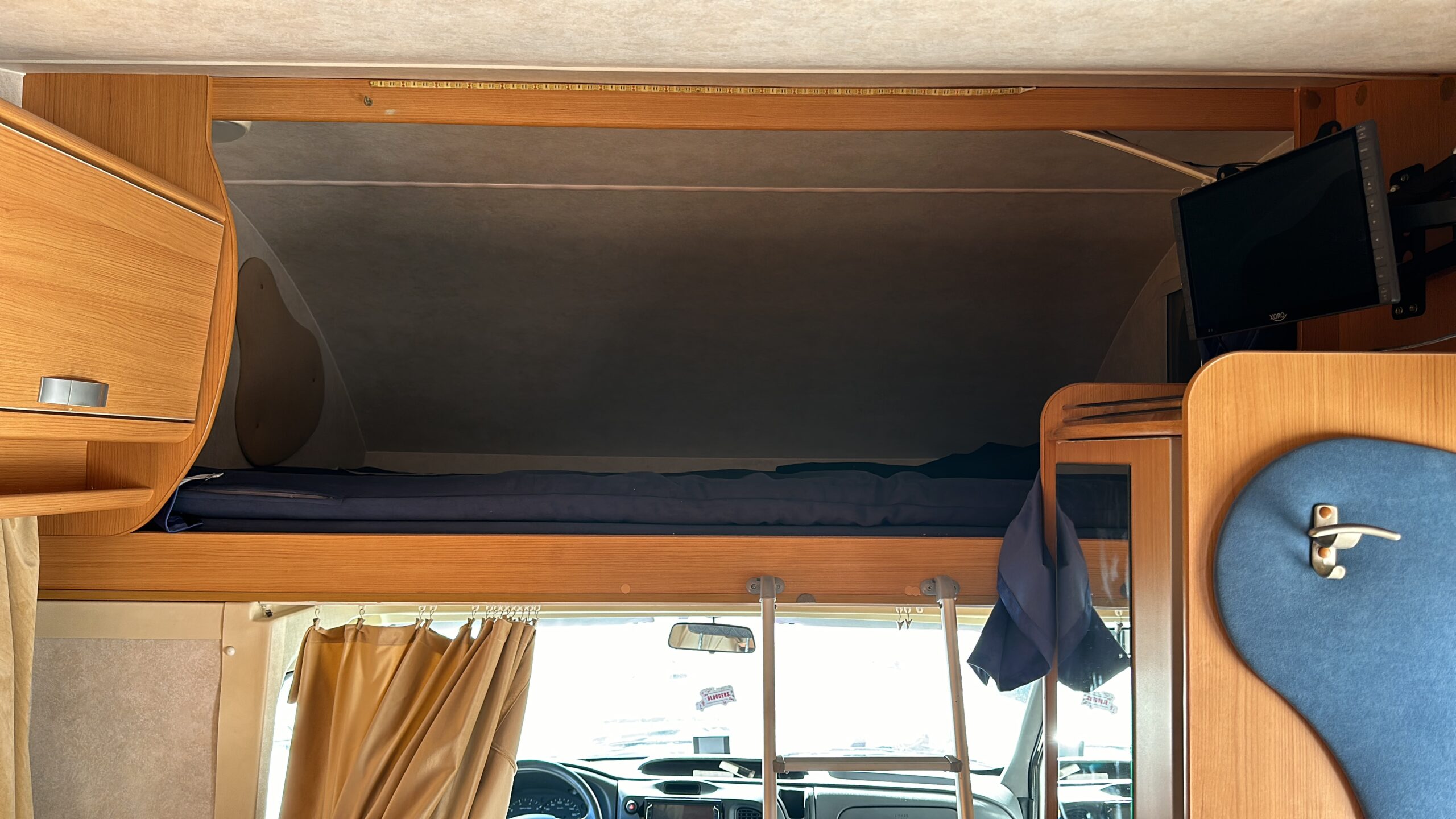 Ford Transit Camper – 3 Double Beds – Loreli Rental